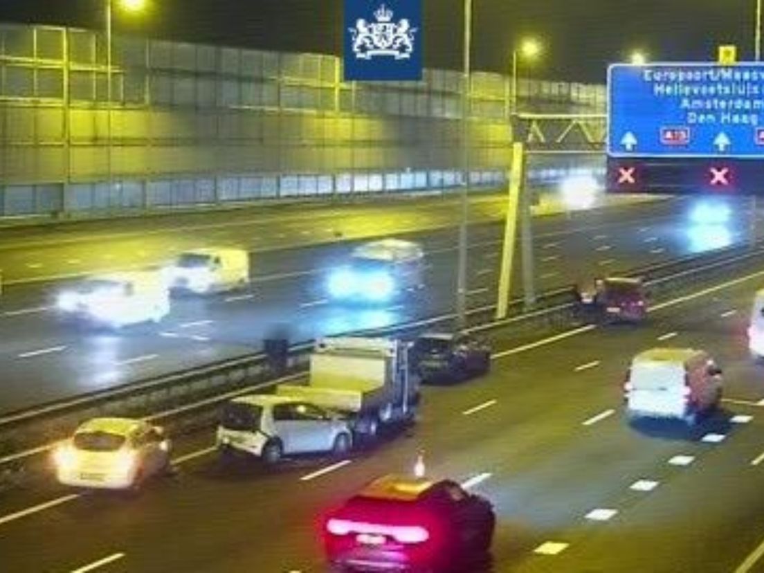 Grote vertraging na ongeluk A15 - RTV Papendrecht