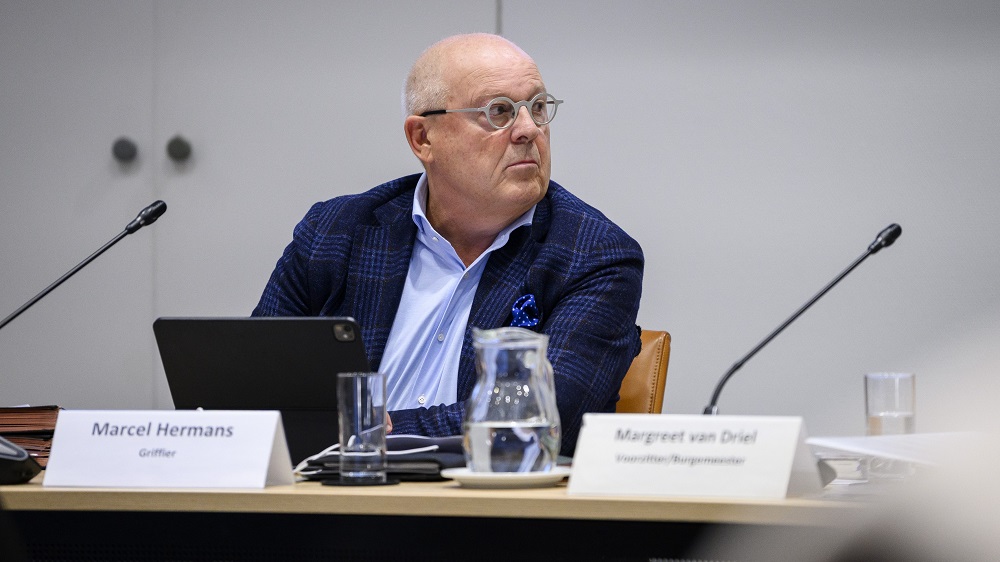 Twee raadsleden en griffier vertrekken uit gemeenteraad - RTV Papendrecht